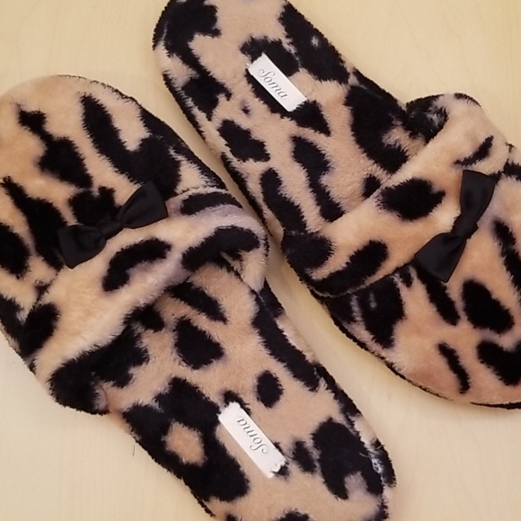 Soma | Shoes | Soma Leopard Slipper | Poshmark